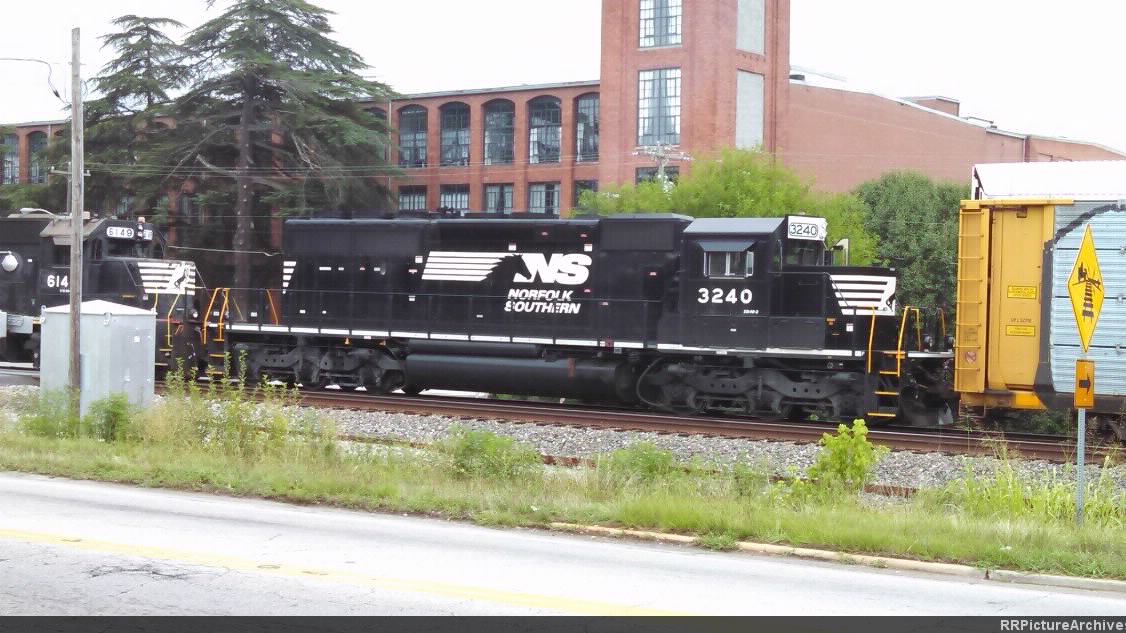 NS 3240 SD40-2
